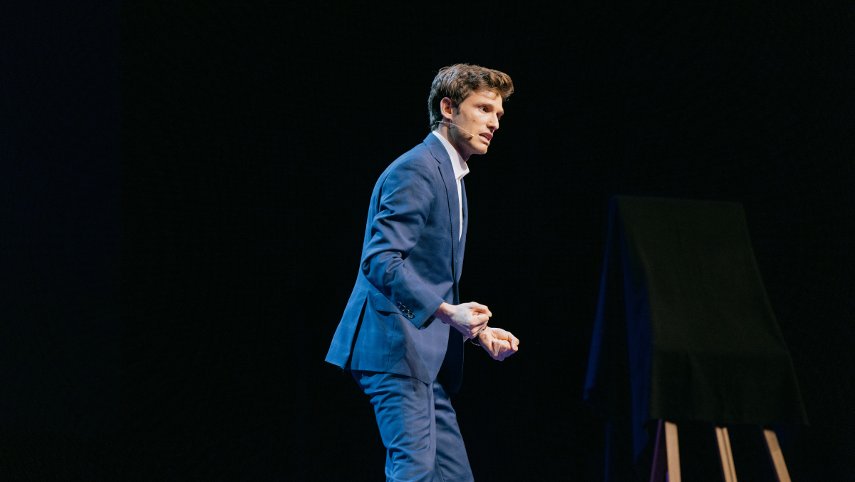 Mit Warde (100 Flowers) - Oslo Freedom Forum